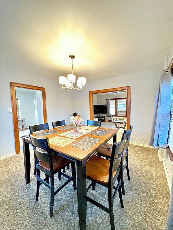 4-bedroom House In Marvelous Niagara Falls With Wifi, Ac - Niagara Falls, NY