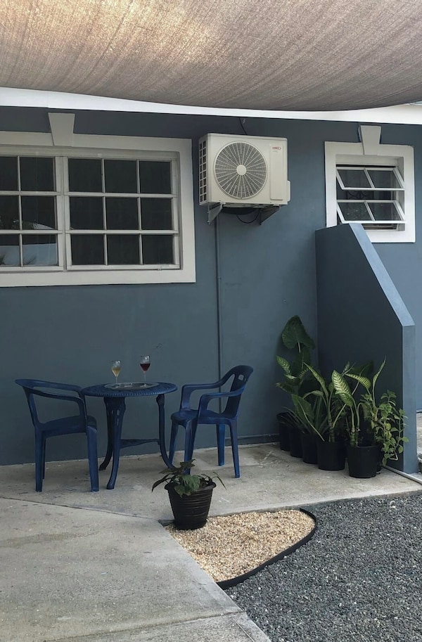 Cozy Island Getaway  5 Mins To Beach | Chef & Transport Available\n - Nassau