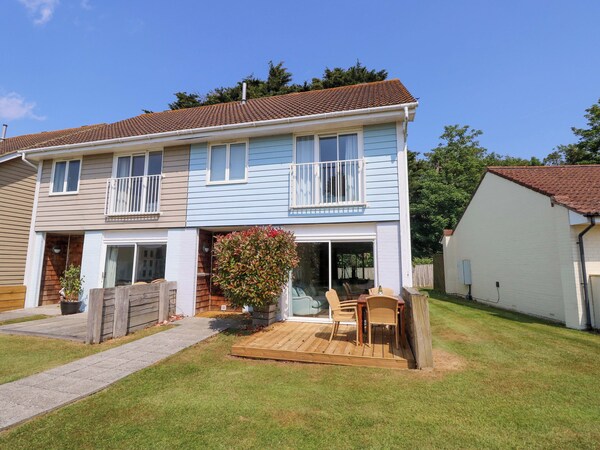 Whitfield P1, Family Friendly, Character Holiday Cottage In Yarmouth - Lymington