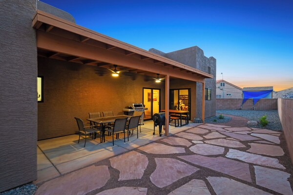 Stylish Santa Fe Escape New Home By Lake, River & Casinos! - Bullhead City, AZ
