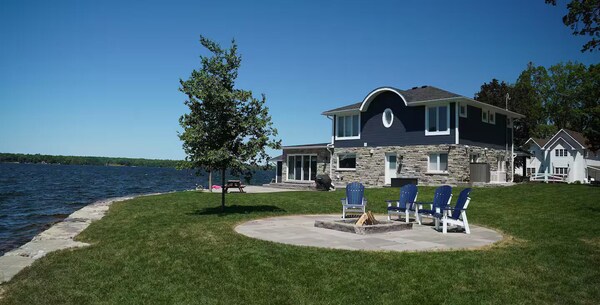 Summer Lake Paradise | Unforgettable Sunset Views - Fenelon Falls