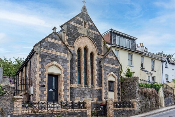 The Old Chapel -  A House That Sleeps 8 Guests  In 4 Bedrooms - Paignton