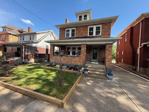 Lux 4-bed Pittsburgh Gem W Wifi,fenced Yard! - Pittsburgh