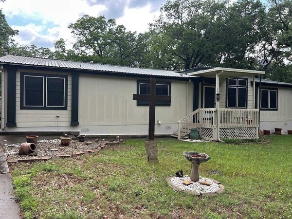 Cozy! Oak Grove Home - Close To I-35 - Waco Surf, Waco