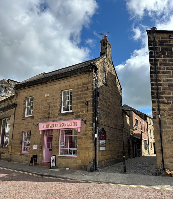 Charming Grade 2 Listed Apartment In Alnwick Town Centre With Castle Views. - Alnwick