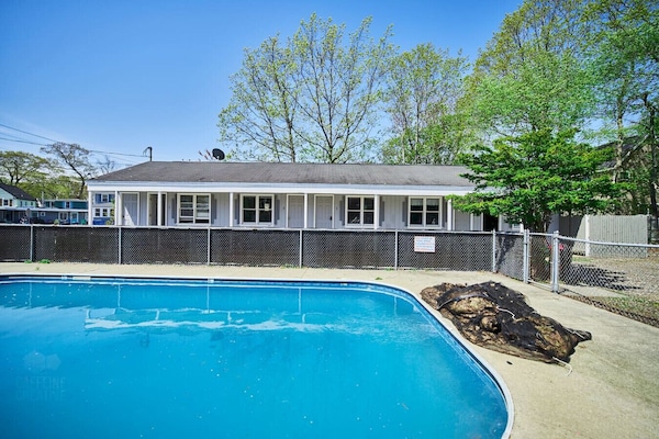 Cozy Motel Room Retreat - Old Orchard Beach, ME