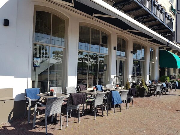 Charming Stay With Onsite Dining Near Coastal Trails And Town Squares! Breakfast - Vlissingen