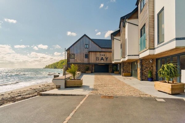 Cornwall Beachfront Stay | Walk To Pubs & Pasties - Plymouth