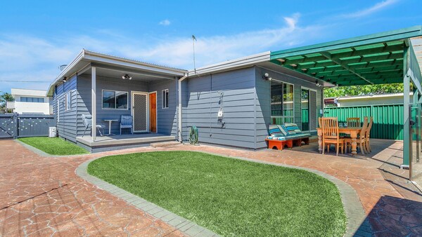 Windang Beach Retreat - Wollongong