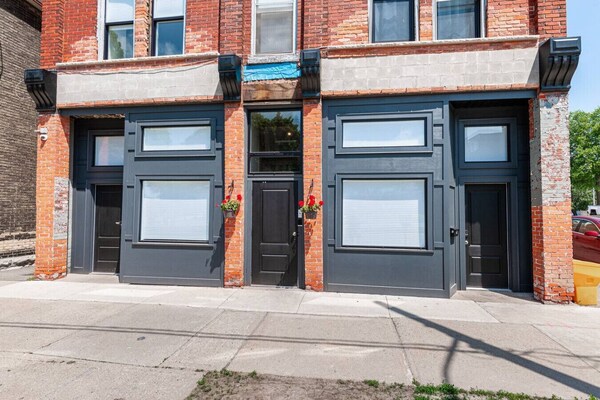 The Stage Door | Theatre Suite - Stratford