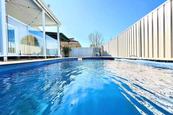Cosy 1935 Broadway Cottage Airport/ Cbd/ Train/ Cafes/ Wineries Nearby - Ascot