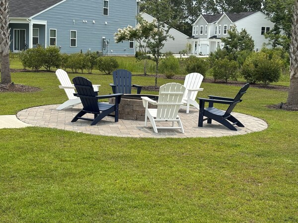 Pet Friendly! King Bed, Smart Tvs, Mins To Beaches From This Brand New Townhome - Sunset Beach, NC