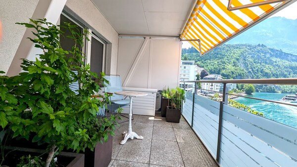 Lake Lucerne Apt: Spectacular Lakeside View, Central, Family Friendly - Morschach