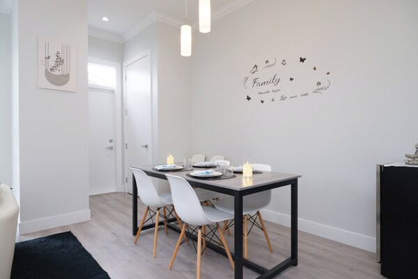 Modern 3br Near Langley Events Centre & Ev Charger - Surrey