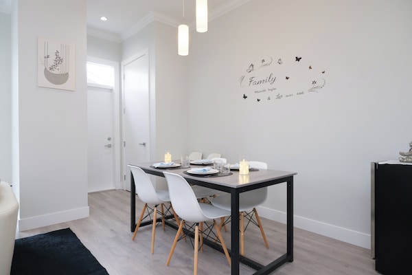 Modern 3br Near Langley Events Centre & Ev Charger - Surrey