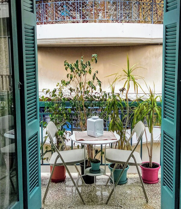 The Happy Town House , 300m From The Metro Station - Саронические острова