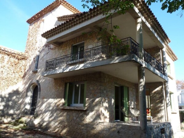 Large Villa 10 Minutes From The Nîmes Arena - Nîmes