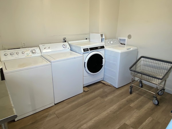 2-bed 2-bath Family Friendly Apt In Lovely Green River Will Sleep 7. - Green River, UT