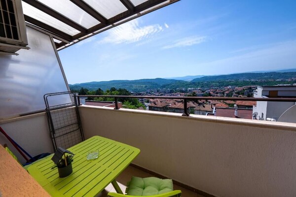 Panoramic View Apartment With Wifi, Ac - Veliko Tarnovo
