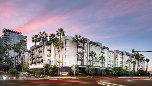 Lovely Studio By The Ocean In Marina  Pool  Gym  Hot Tub  Bbq  Office - Brentwood - Los Angeles