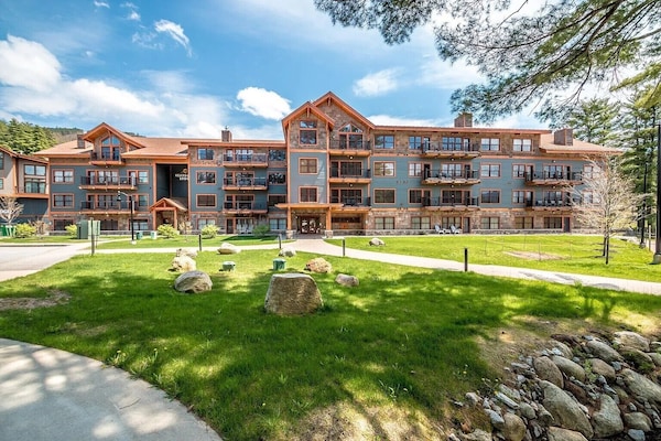 1st Floor Ski-in Ski-out Condo At Cranmore Mountain Resort - Conway, NH
