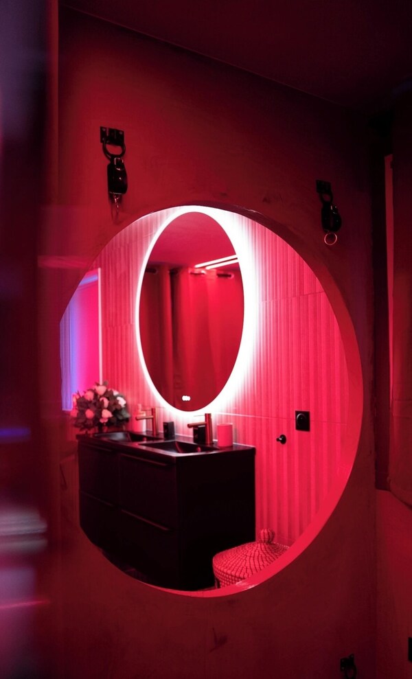 Our Room Limits - Bandol