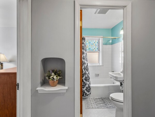 Relax In Tosanear Downtown Mke! - Greenfield, WI