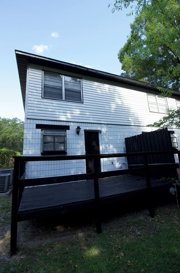Cozy 2-bedroom Condo With Wifi, Ac In Quiet Nw Gainesville, Fl - Gainesville, FL