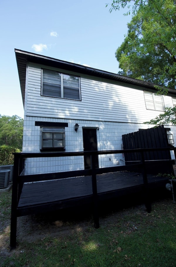 Cozy 2-bedroom Condo With Wifi, Ac In Quiet Nw Gainesville, Fl - 蓋恩斯維爾