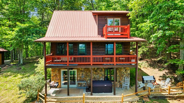 August Special Early Rates! Modern Cabin-stunning Views-hot Tub-arcade Fun - Blue Ridge, GA
