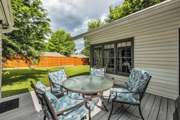 Brookside Bliss-2 Kings & 2 Living Rooms-spacious - Tulsa, OK