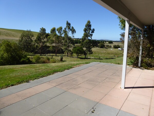 Family Cottage On Established Rural Farm. Relaxing, Secluded, Has Beautiful View - Amberley