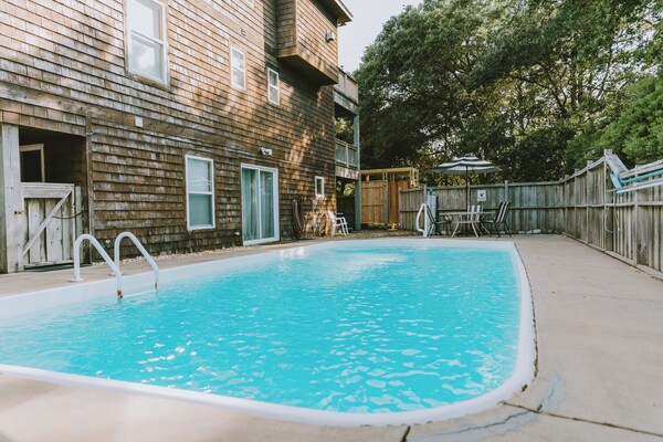 The Swedish Fish: Spacious 5-bedroom House With Pool And 5 Min Walk To The Beach - Nags Head, NC