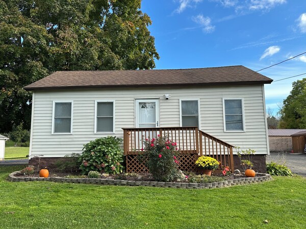 Cozy Charming House In Oswego Ny, With Wifi And Ac - Fair Haven Beach State Park, Fair Haven