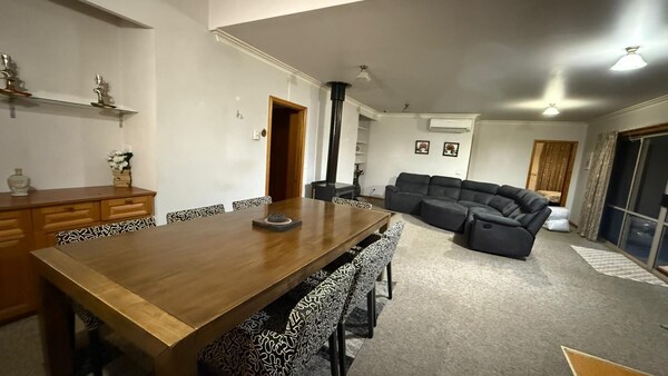 Farm-stay Delight: Quiet Retreat - Ballarat