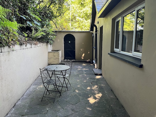 Victoria Gate Lodge - Historic Charm At The Heart Of The City. - Derry