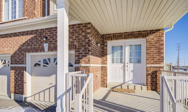 Entire Four Bedroom House In Milton With Parking. - Milton