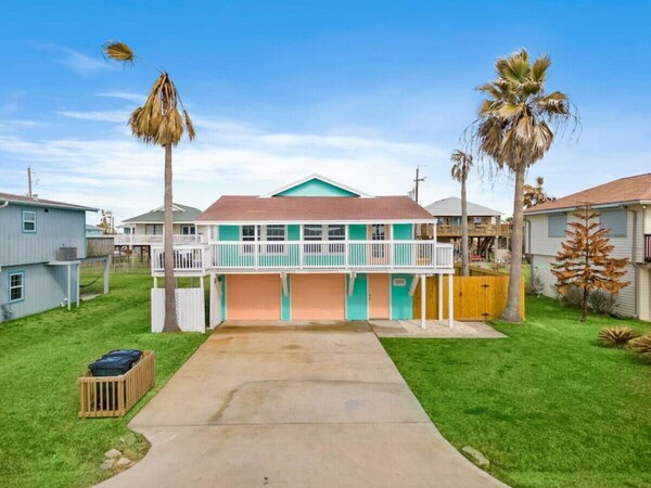 Coastal Home, Just Minutes From The Beach - Galveston Island, TX