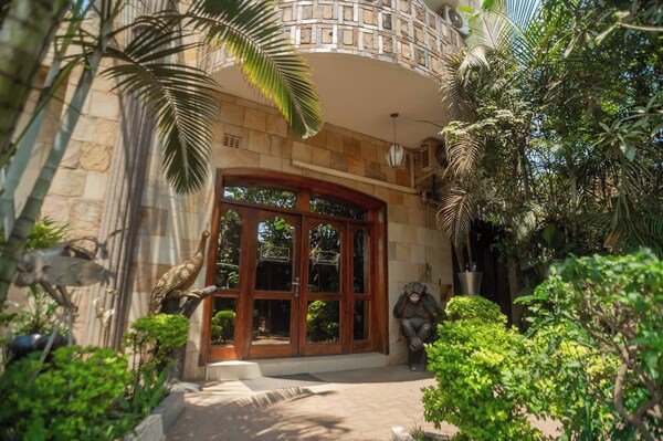 Charmante Retraite Et Petit-déjeuner Gratuit - Lubumbashi