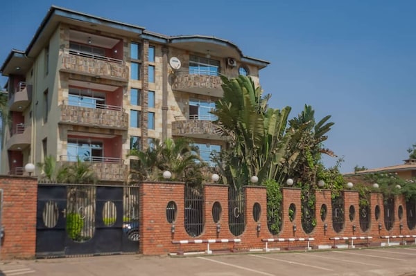 Grande Chambre D'hôtel Et Petit-déjeuner Gratuit - Lubumbashi
