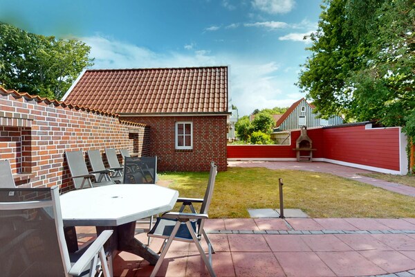'Oostertuun' Vacation Home In A Quiet Side Street On The Outskirts Of Langeoog - Langeoog