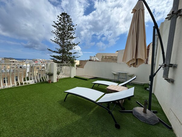 Stylish Sliema Apt With Rooftop, Sea & Valletta Views  Central Yet Peaceful. - Valletta, Malta