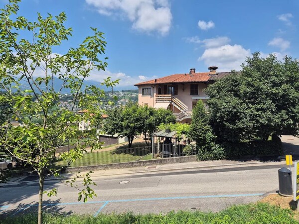 Lugano Pregassona Ex Flat (8guests) Ex Huge Flat - Lugano