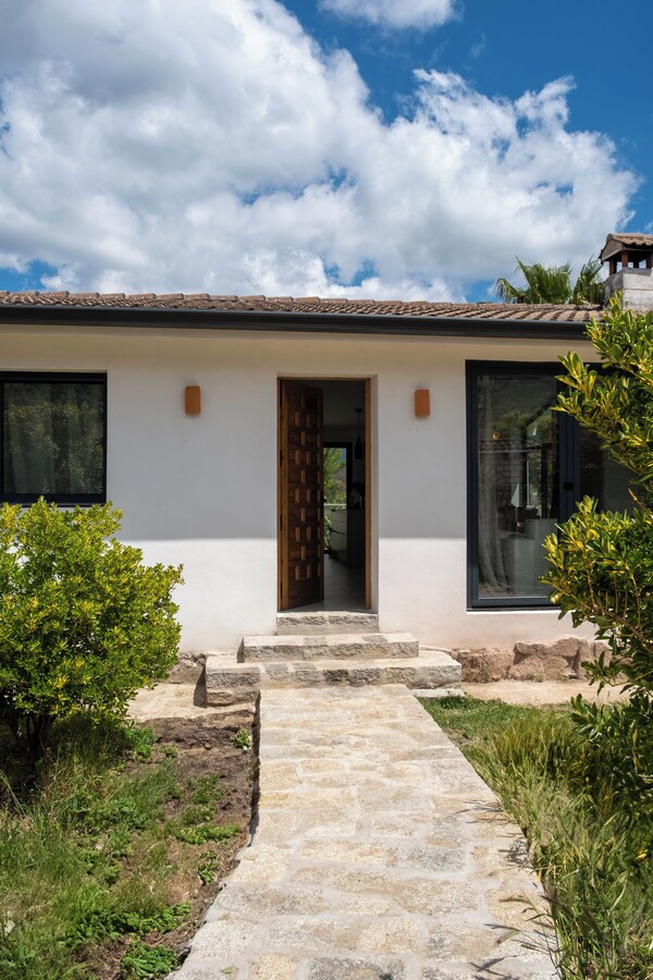 Marvelous 4-bedroom Luxury Mountain Villa With Private Pool And Garden - Escalona