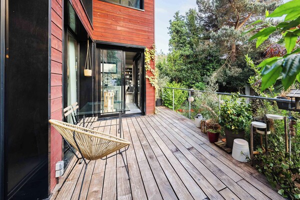 Charming 3-bedroom Villa 10 Min From Paris - Garden, Home Cinema, Fitness Room - Suresnes