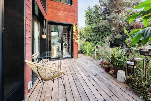 Charming 3-bedroom Villa 10 Min From Paris - Garden, Home Cinema, Fitness Room - Suresnes