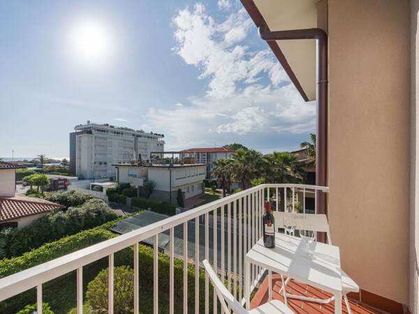 Beautiful Apartment For 5 People With Wifi, A/c, Tv, Balcony And Parking - Forte dei Marmi