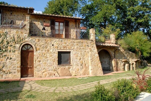 Nibbiano Farmhouse: Relax And Nature In Tuscany - Montepulciano