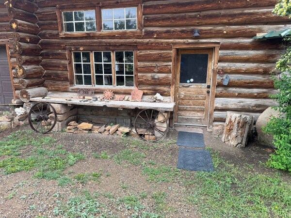 Magical 3-bedroom Cabin In Tranquil Mancos With Wifi - Mancos State Park, Mancos