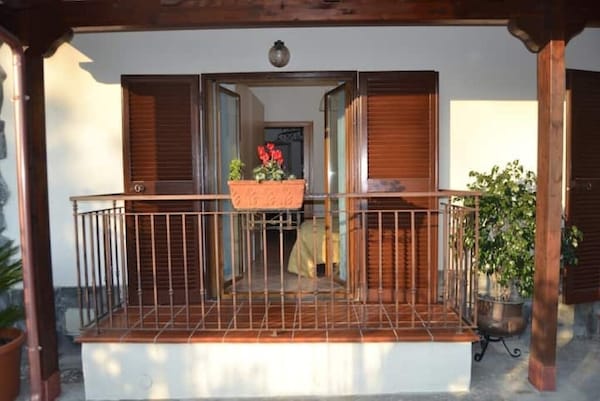 Relaxation With Jacuzzi And Pool Between Pompeii And Capri - Torre del Greco